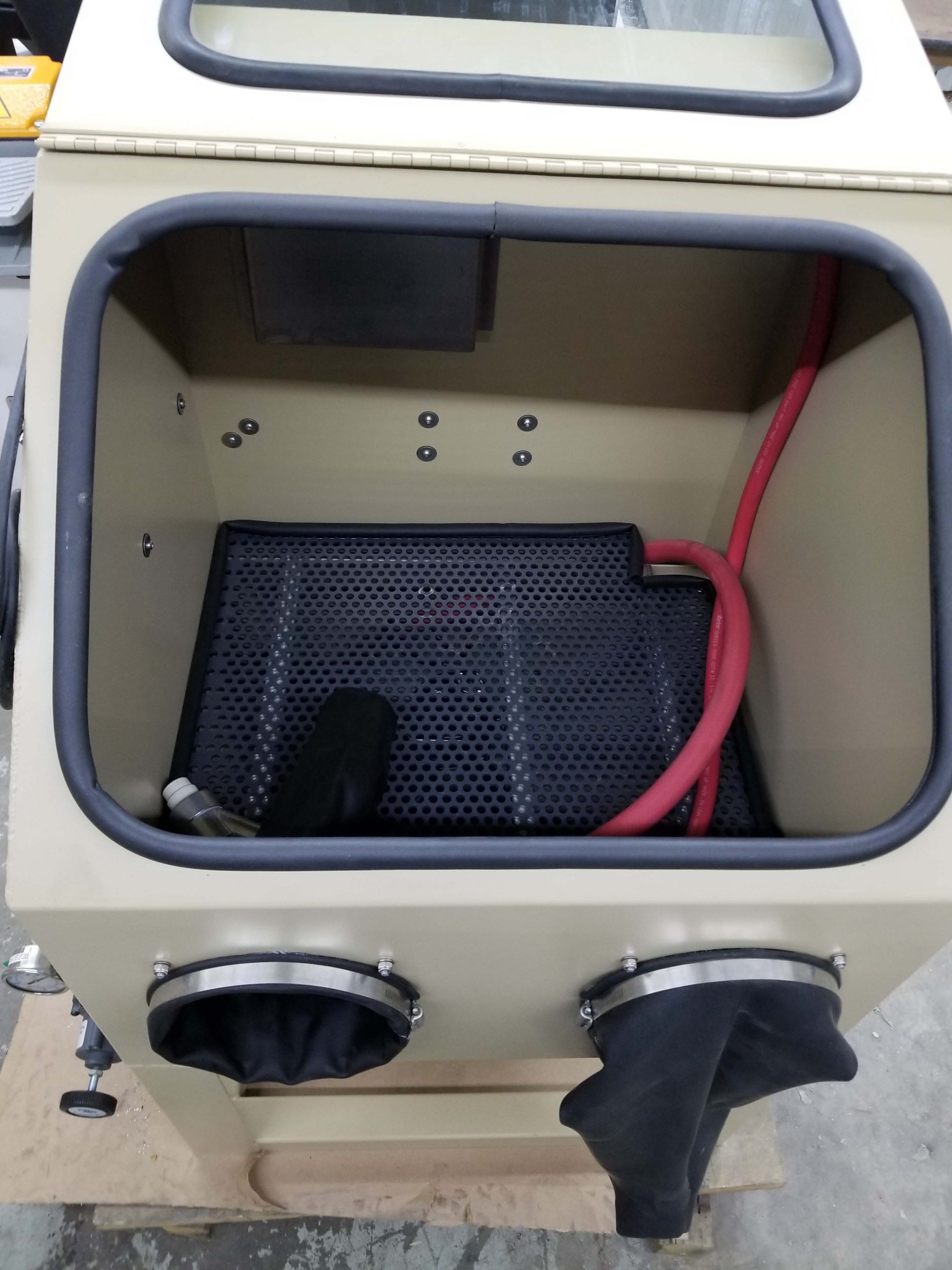 Vapor Hone 650 Benchtop - Blast & Wash Systems